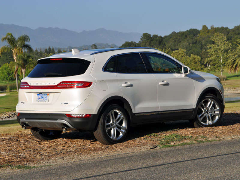 2015 Lincoln MKC First Drive Review | Autobytel