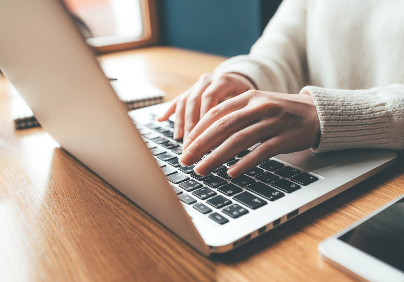 How to sign off an email | Jora