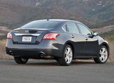 2013 Nissan Altima Sedan Road Test and Review | Autoweb