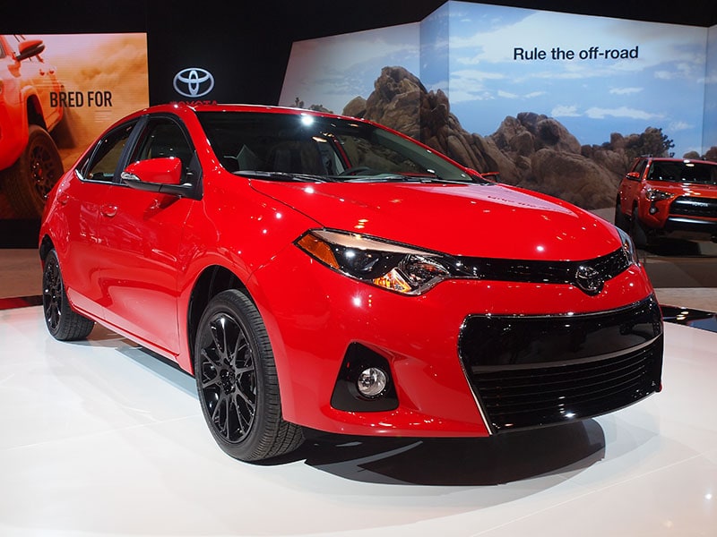 10 Things You Need to Know About the 2016 Toyota Corolla | Autoweb