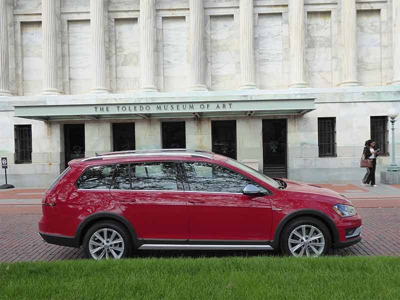 10 Things You Need to Know About the 2017 Volkswagen Golf Alltrack ...