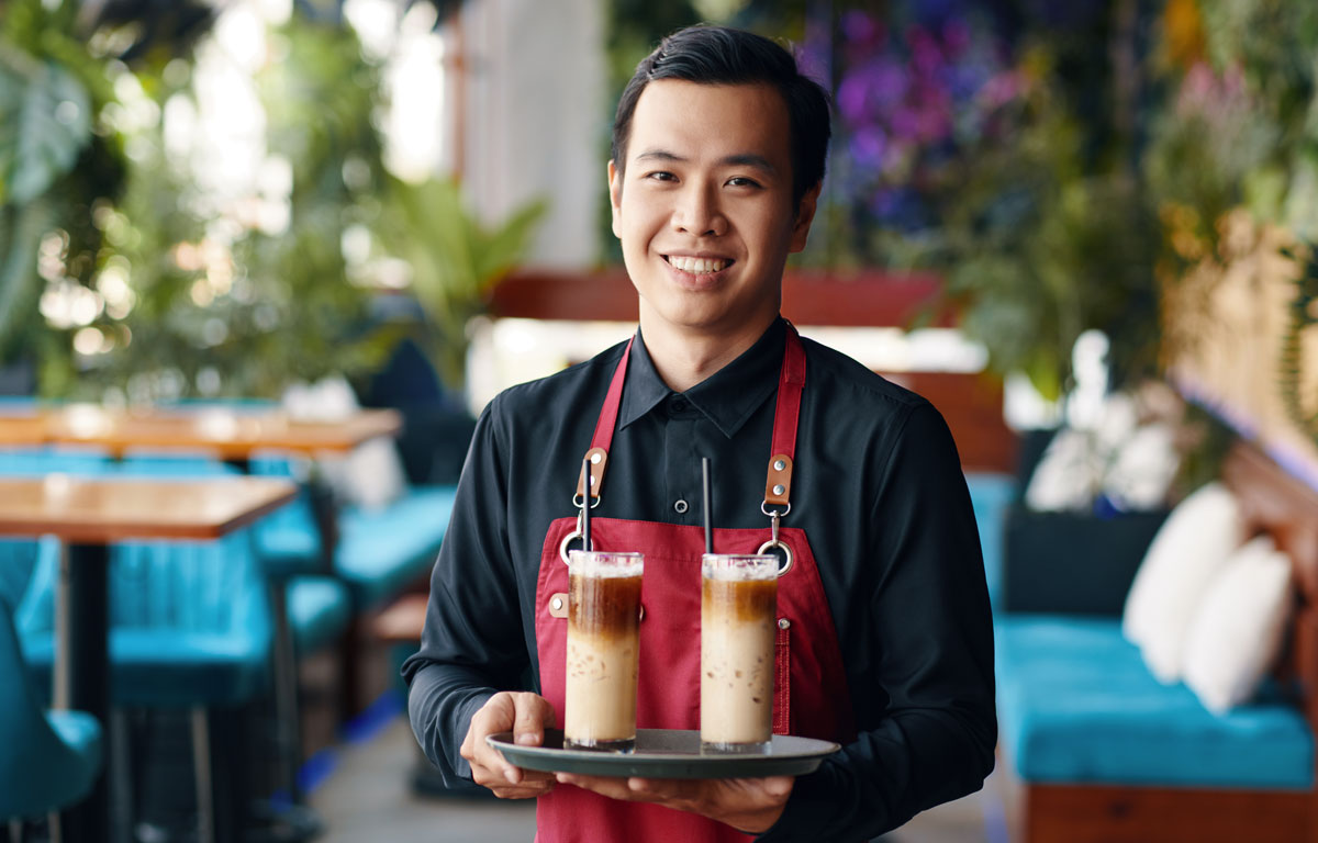 Mau Jadi Waiter atau Waitress? Pelajari Keterampilan Ini dan Cek ...