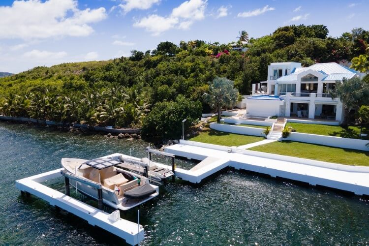Villas with boats | Top Villas