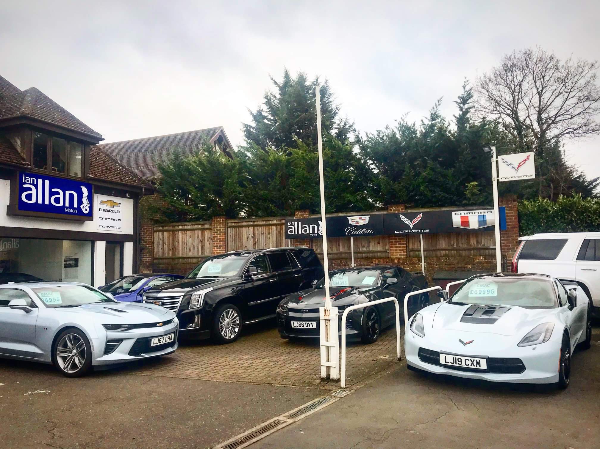 Ian Allan Motors | America-uk.com