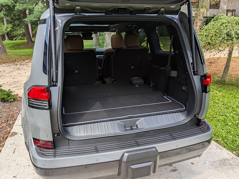 2024 Lexus GX 550 vs. 2024 Land Rover Defender 110 | Autoweb