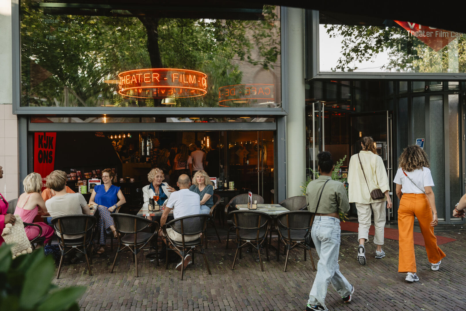 UITVERKOCHT! De Lieve Vrouw Amersfoort - Beyond van André Kuipers - De Parool Shop