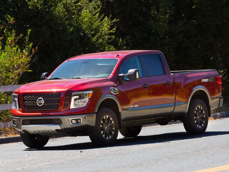 10 Cars and Trucks with the Best V8 Engines | Autoweb