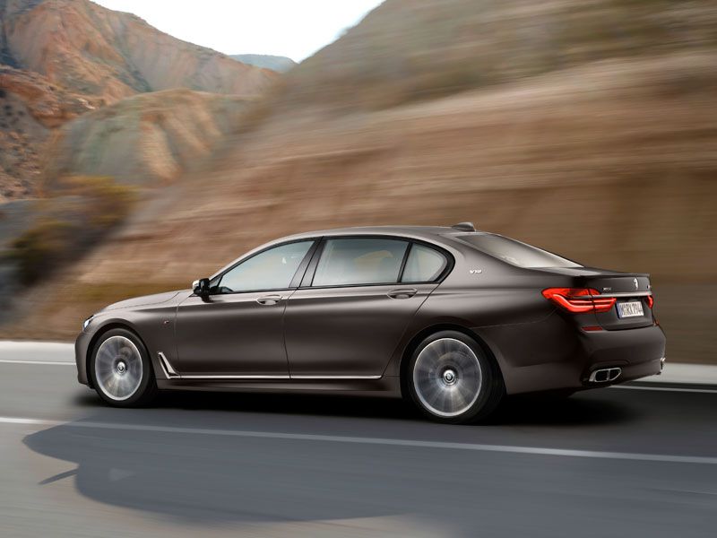 2016 BMW 7 Series Road Test and Review | Autobytel