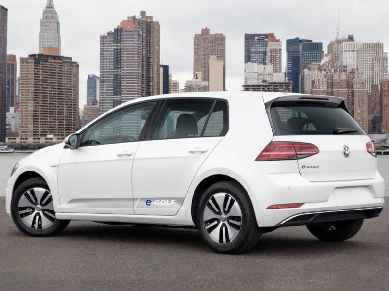 10 Things You Need to Know About the 2017 Volkswagen e-Golf | Autoweb