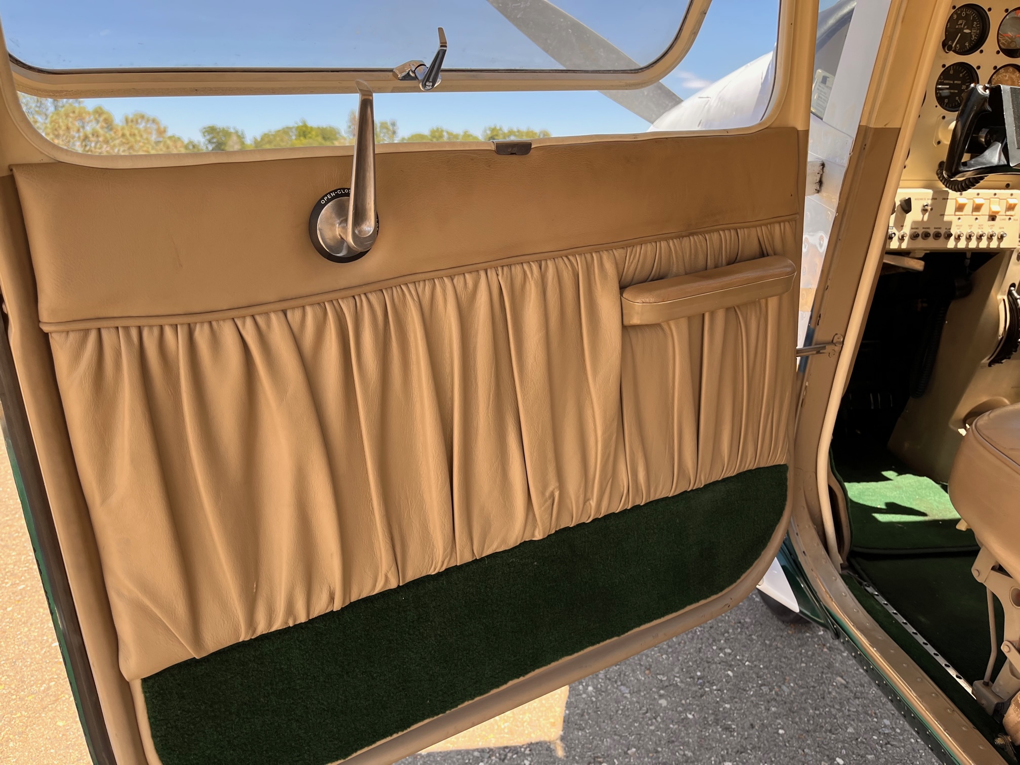 1963 Cessna 182 WREN 460 - SOLD - N4602W