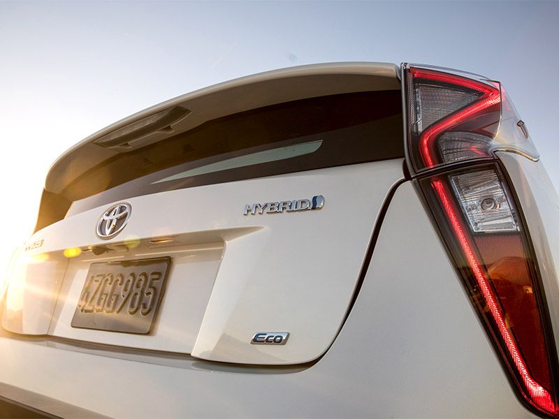 2017 Toyota Prius Road Test and Review | Autoweb