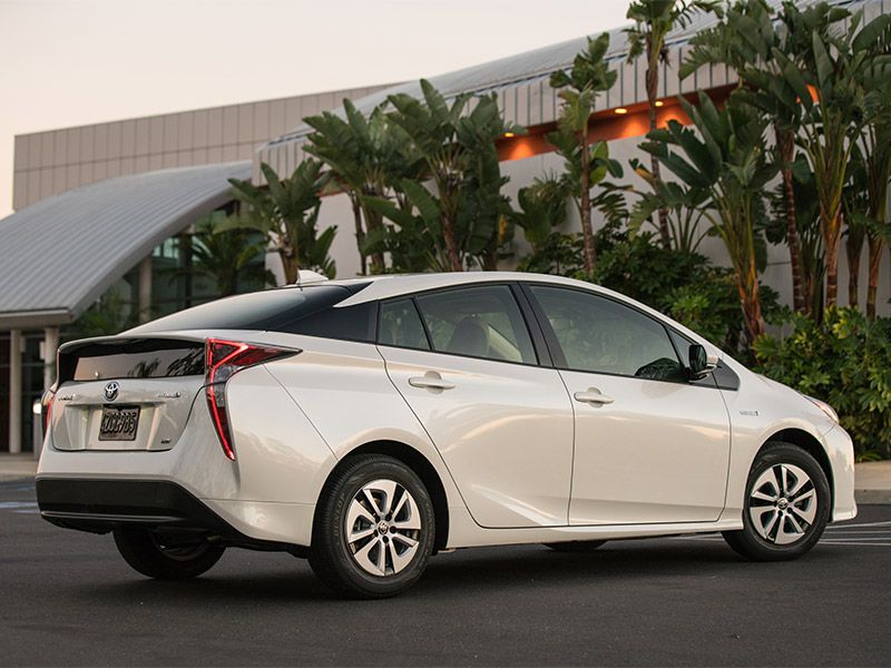 10 Cars that Get Better than 40 MPG | Autoweb