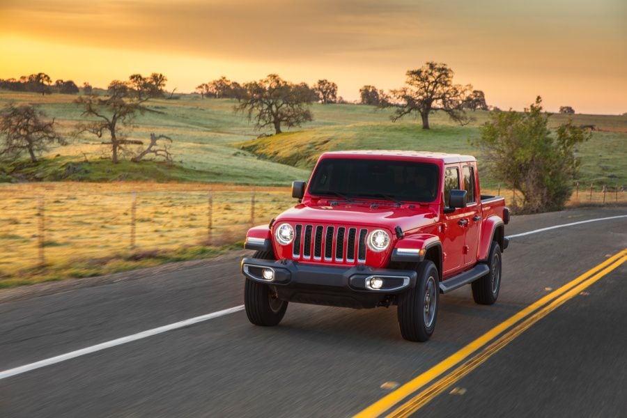 2021 Jeep Gladiator Diesel vs. 2020 Chevrolet Colorado Diesel | Autoweb