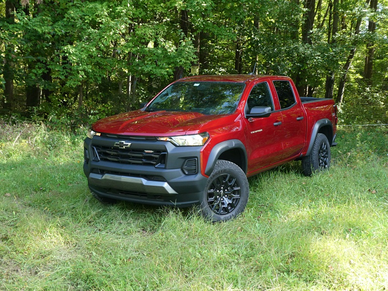 2024 Chevrolet Colorado Road Test and Review | Autoweb