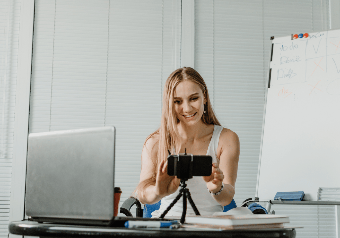 How to make an income online | Jora