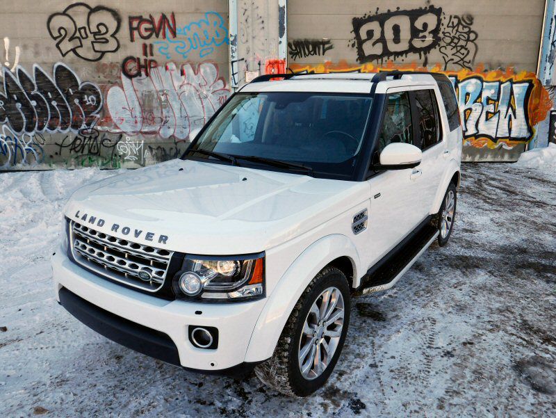 2016 Land Rover LR4 Road Test and Review | Autoweb