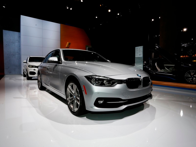 10 Most Economical Luxury Cars | Autobytel