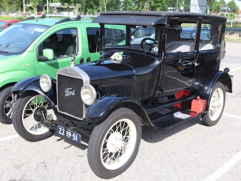 10 of the Most Iconic American Cars | Autoweb