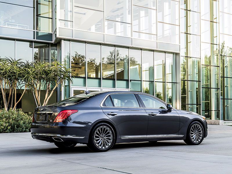 10 Most Roomy Sedans | Autoweb