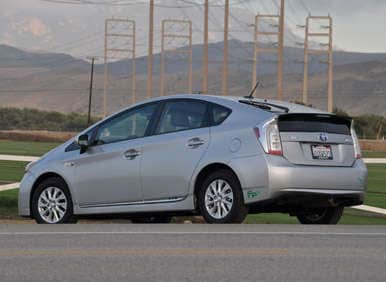 2012 Toyota Prius Plug-in Road Test and Review | Autoweb