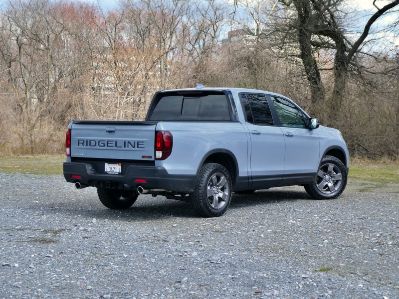 2024 Honda Ridgeline Road Test and Review | Autoweb