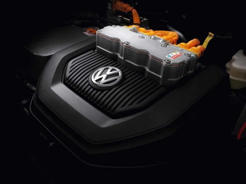 2016 Volkswagen e-Golf Road Test and Review | Autobytel