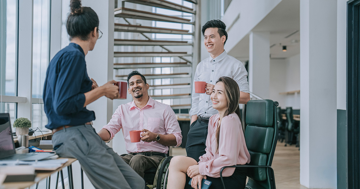 How to Dress for Success – A Guide to Business Attire (with examples ...