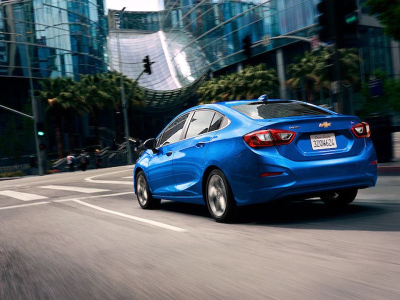 2019 Chevrolet Cruze vs. 2019 Chevrolet Malibu: Which is for You ...