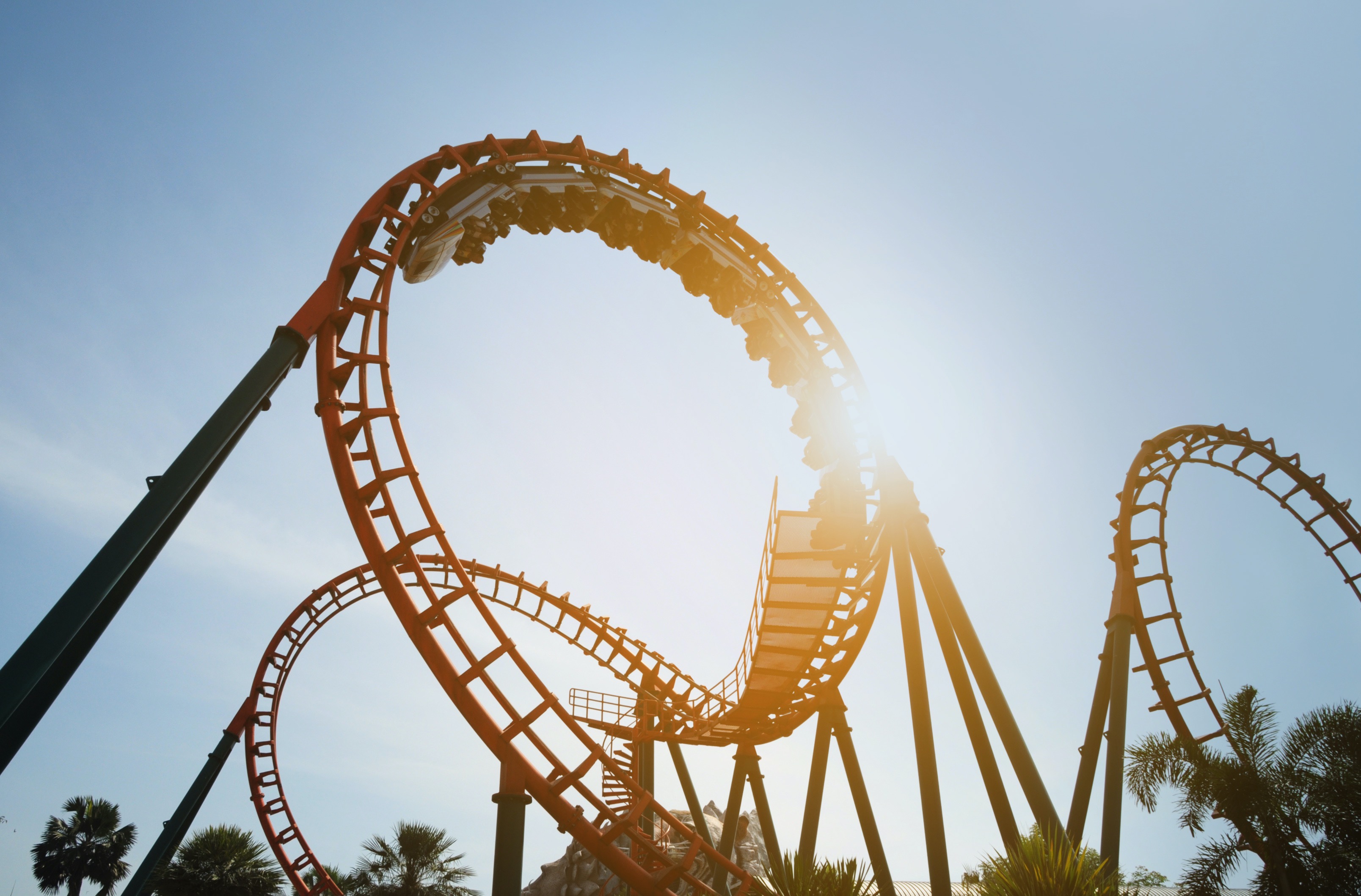 Van deze Nederlandse achtbanen krijg jij een adrenalinekick ...