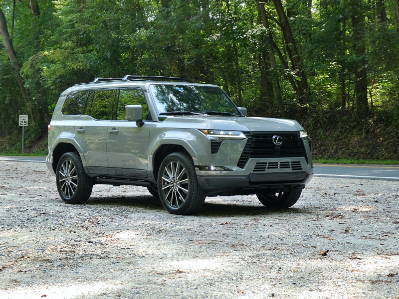 2024 Lexus GX 550 vs. 2024 Land Rover Defender 110 | Autoweb