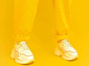 What does yellow vaginal discharge mean? | STDWatch.com