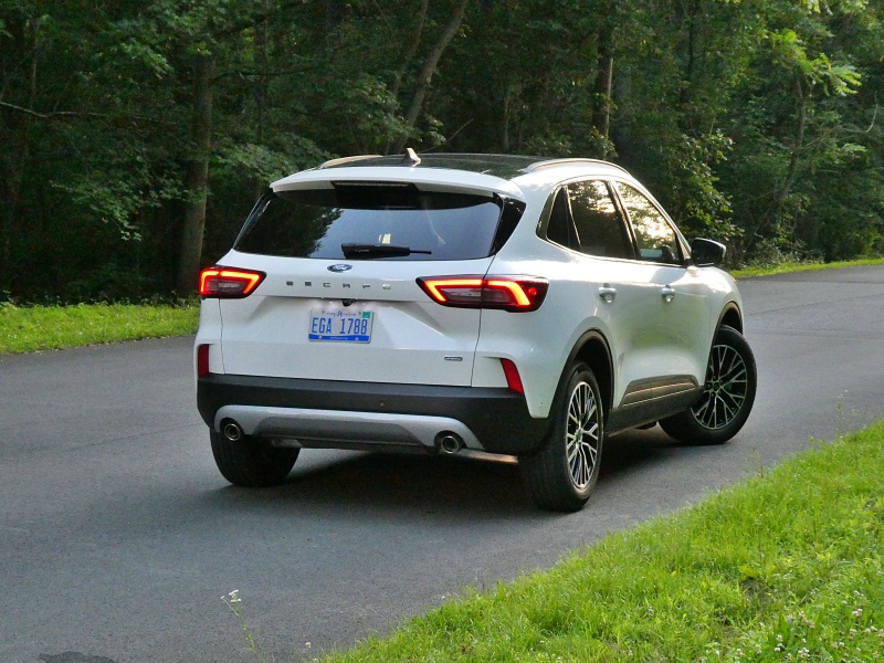 2023 Ford Escape Road Test and Review | Autoweb