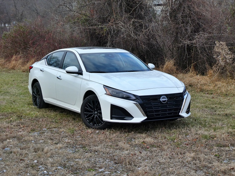 2025 Honda Civic Hybrid Road Test and Review | Autoweb