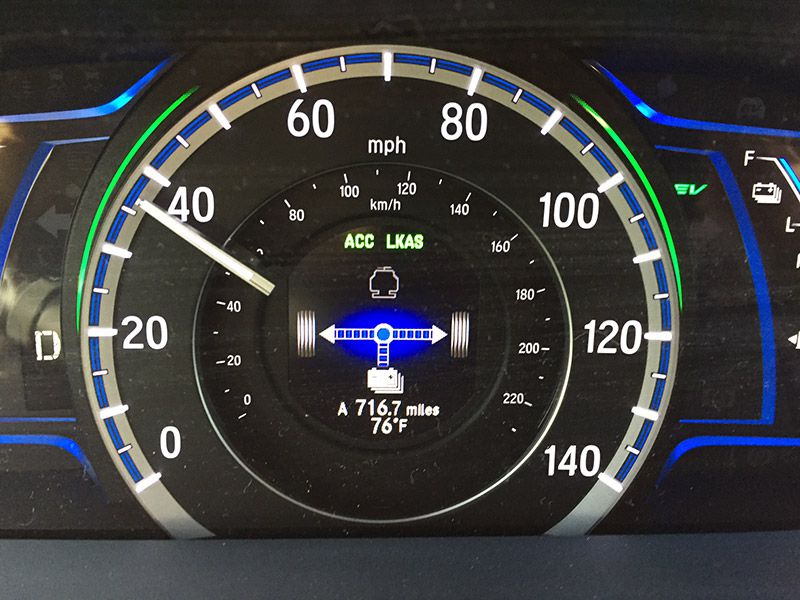 12 Things You Need to Know About the 2017 Honda Accord Hybrid | Autoweb