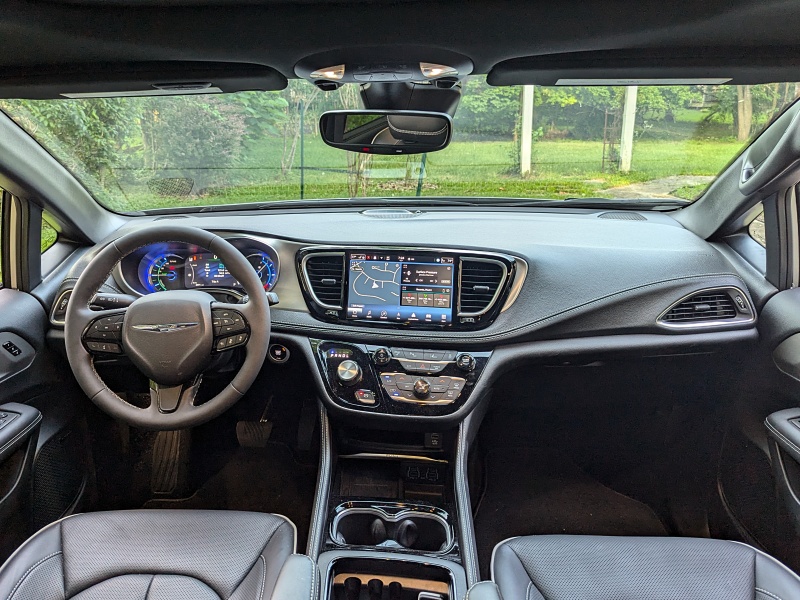 2024 Chrysler Pacifica Hybrid Road Test and Review | Autoweb