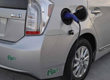 2012 Toyota Prius Plug-in Road Test and Review | Autobytel