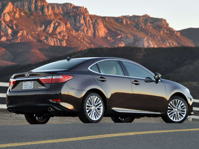 2014 Lexus ES 350 Luxury Sedan Road Test and Review | Autoweb
