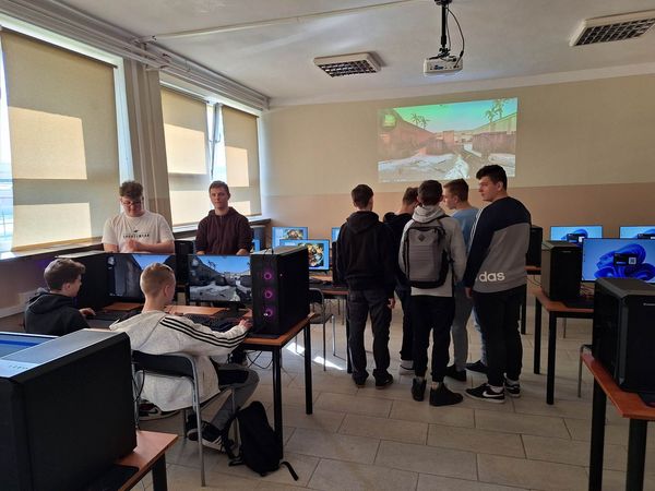 Technik informatyk | Zespół Szkoł Nr 2 im. Jana Kochanowskiego w Łańcucie