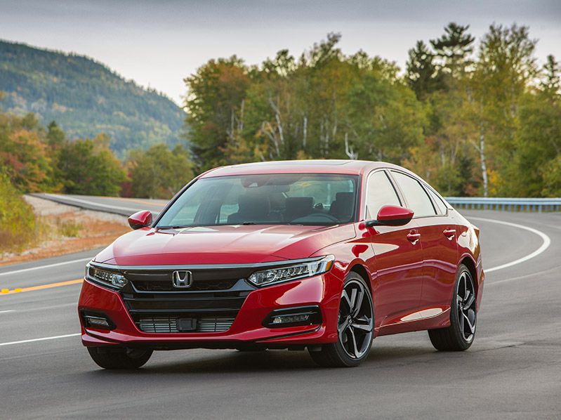 10 Best Cars for Traveling Long Distances | Autoweb