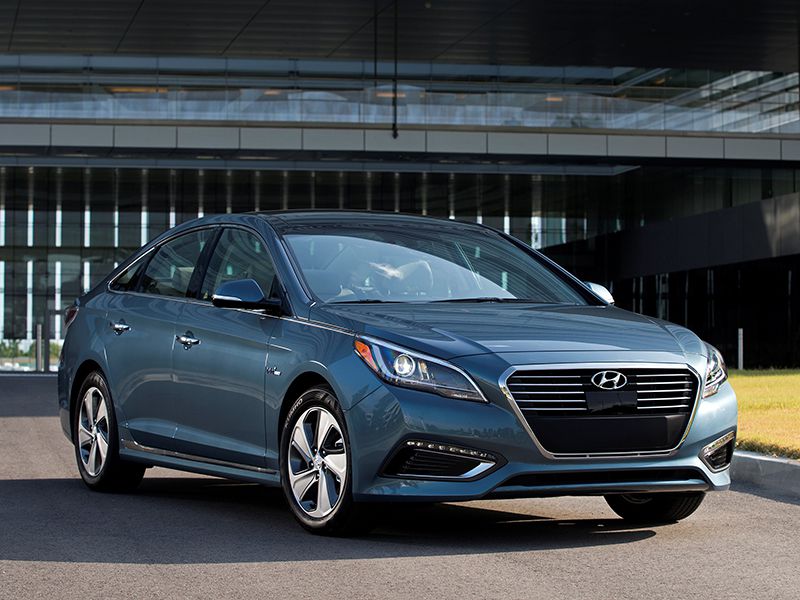 10 Cars that Get Better than 40 MPG | Autoweb