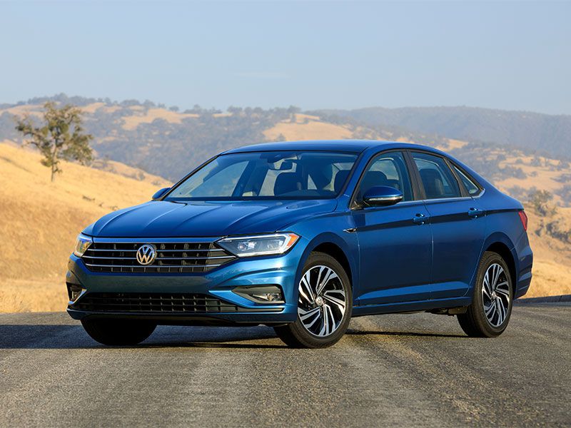 10 Best Cars for Traveling Long Distances | Autoweb