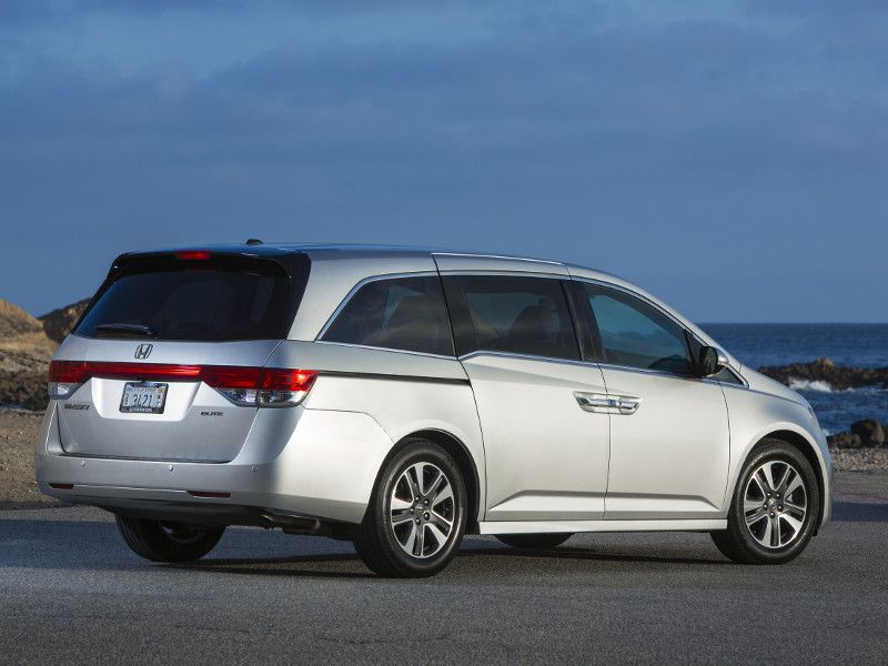 10 Best Cars for the Beach | Autoweb