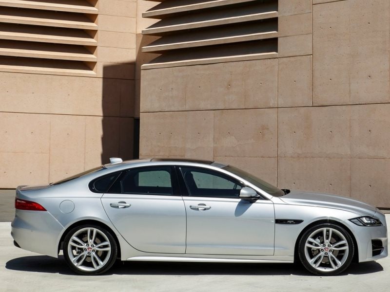 10 Things You Need to Know About the 2016 Jaguar XF | Autoweb