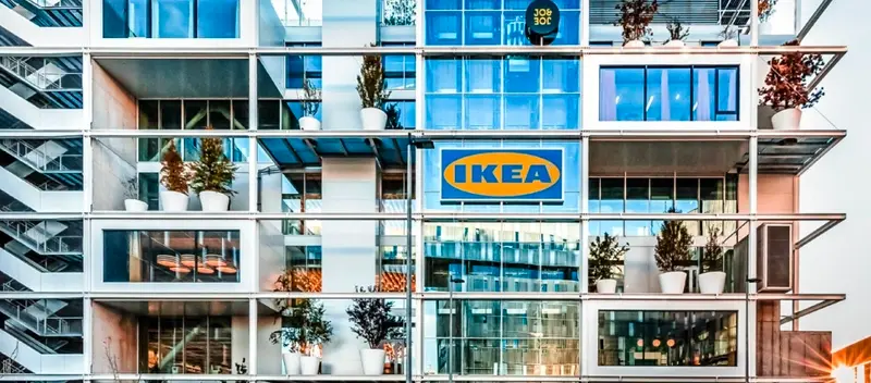 Why 'bricks and mortar' retailing is back in fashion | Shares Magazine