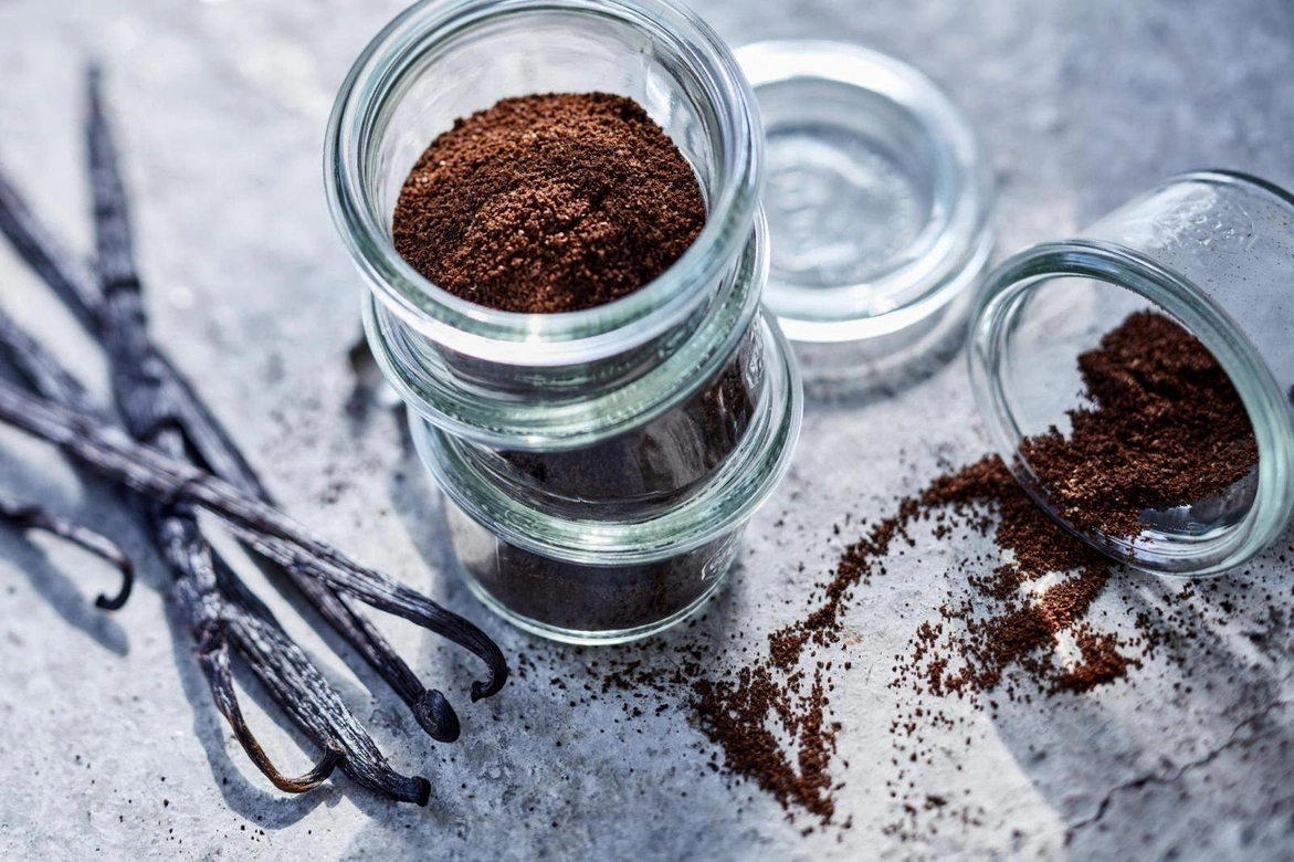 Vanillepulver, das wortwörtlich Feinste aus der Vanillepflanze