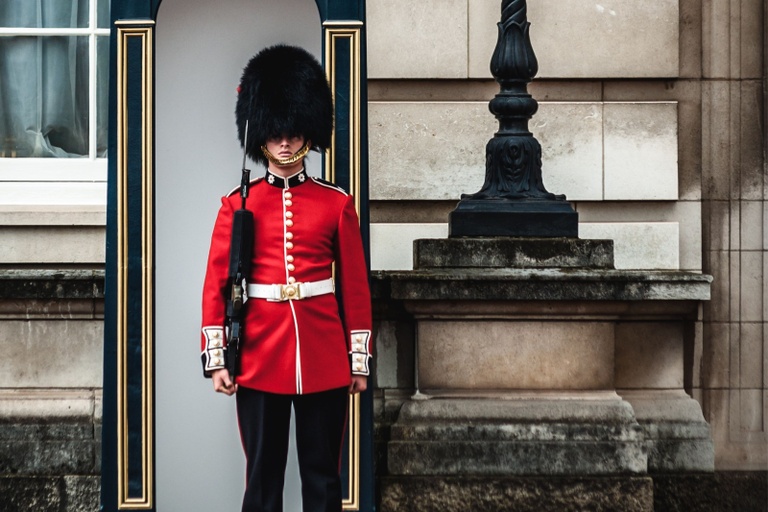 Lessons From the Queen’s Vast Fortune and Her Will