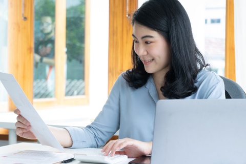 Offers the latest insights, opinions and research to help you better ...