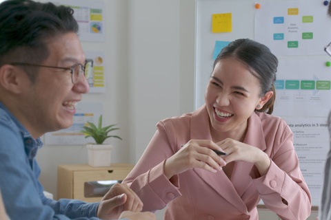 Offers the latest insights, opinions and research to help you better ...