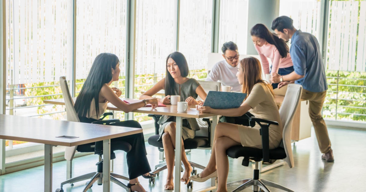 Choosing Between Working in a Small Business vs. Large Company ...