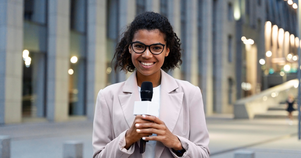 Apa itu Jurnalis? Inilah Tugas, Gaji dan Skillnya! - Jobstreet Indonesia